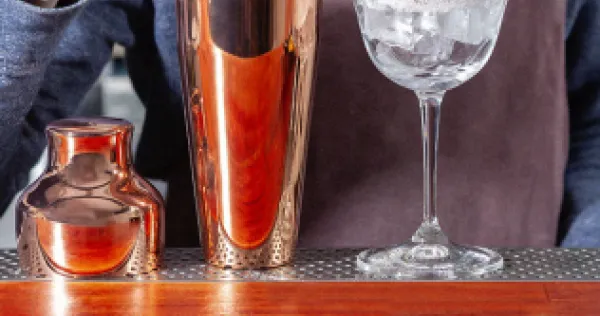 How to chill a cocktail glass | Cointreau Australia