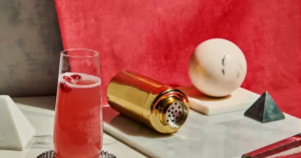 The Sparkling Cosmopolitan Cocktail Recipe | Cointreau US